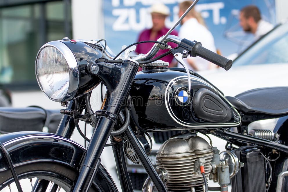 BMW-motor - Oude Tijdopnemer Redactionele Foto - Image of auto ...