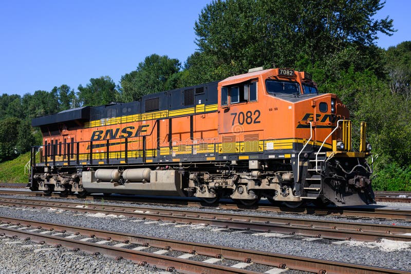 BNSF Freight Locomotive an ES44C4 by General Electric Alone on Multiple ...