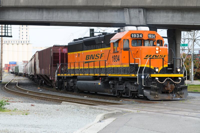BNSF Freight Train Departing from Harbor Island in Seattle Editorial ...