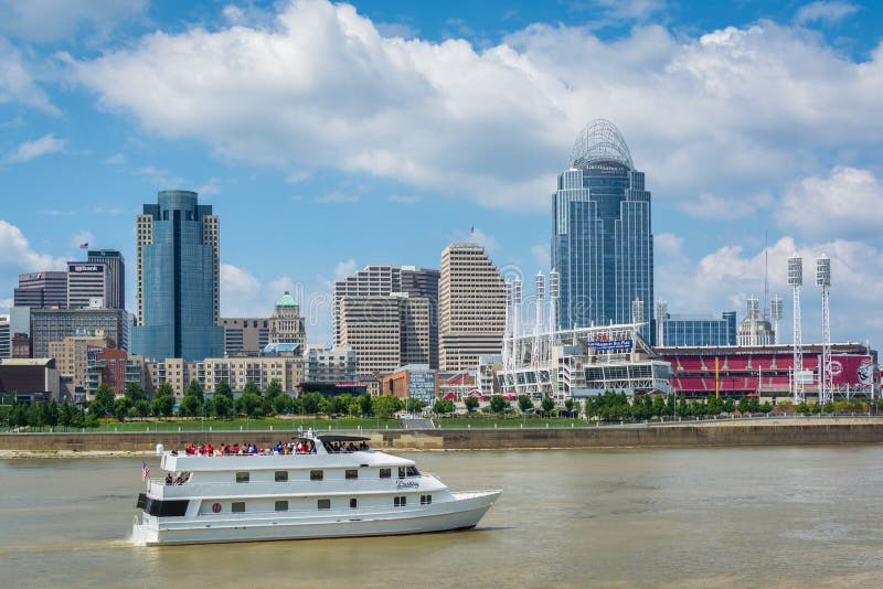 Boat and the Cincinnati Skyline, from Newport, Kentucky Editorial Photo ...