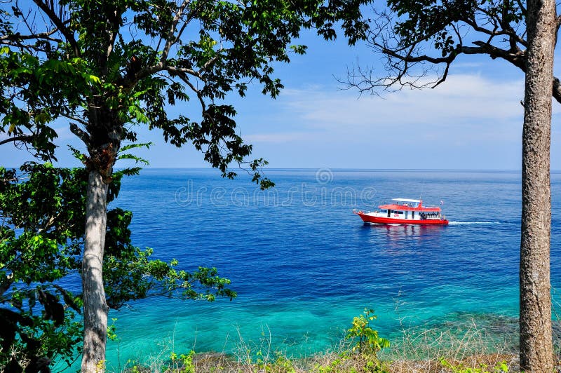 The boat editorial photo. Image of blue, snorkel, beach - 48318611