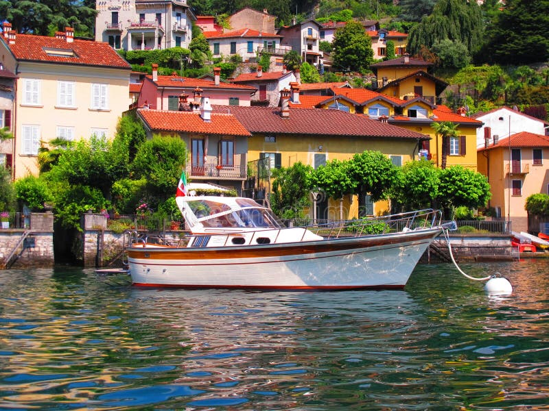 Boat on Lake Como editorial photography. Image of holiday - 72581582
