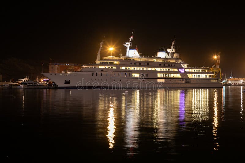 Boat in the Port of Muscat, Oman Editorial Photo - Image of coastline ...