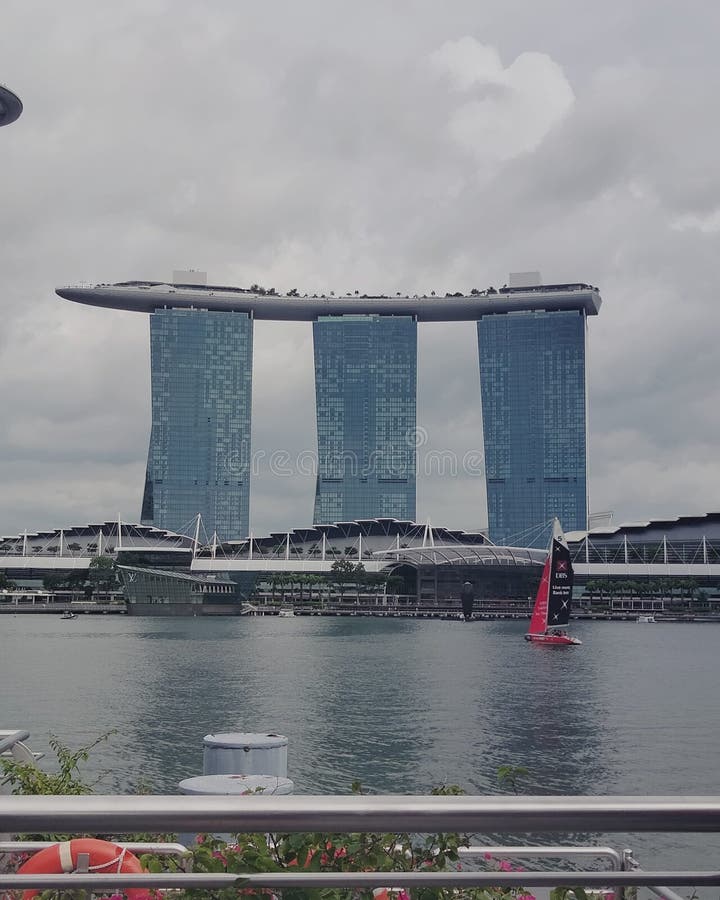 Boat on Top of the Marina Bay Sands Building Editorial Stock Image ...