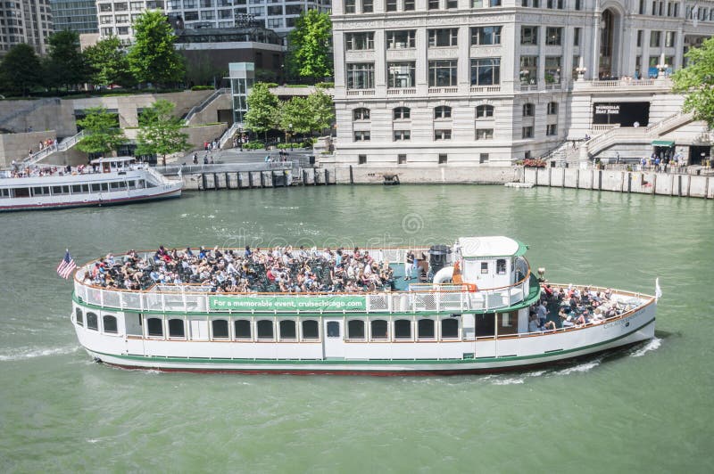 Boat tour Chicago editorial photography. Image of chicago - 44876972