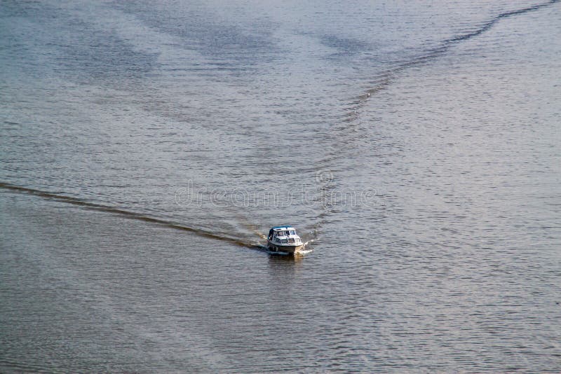 Boat Trail on Water Near Shore Stock Photo - Image of ocean, wave: 92517314