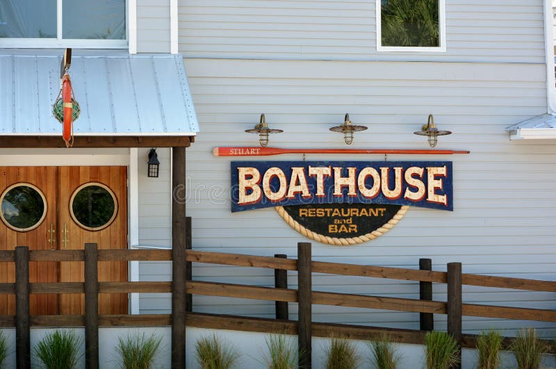 Boathouse Restaurant & Bar Editorial Image - Image of seafood ...