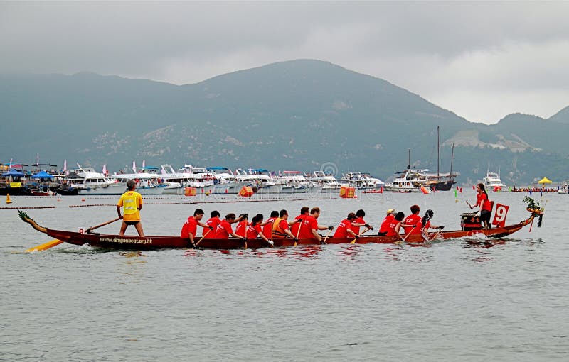 Boatmen On A Boat Glides Through Water On Ganges River Along Shore Of ...