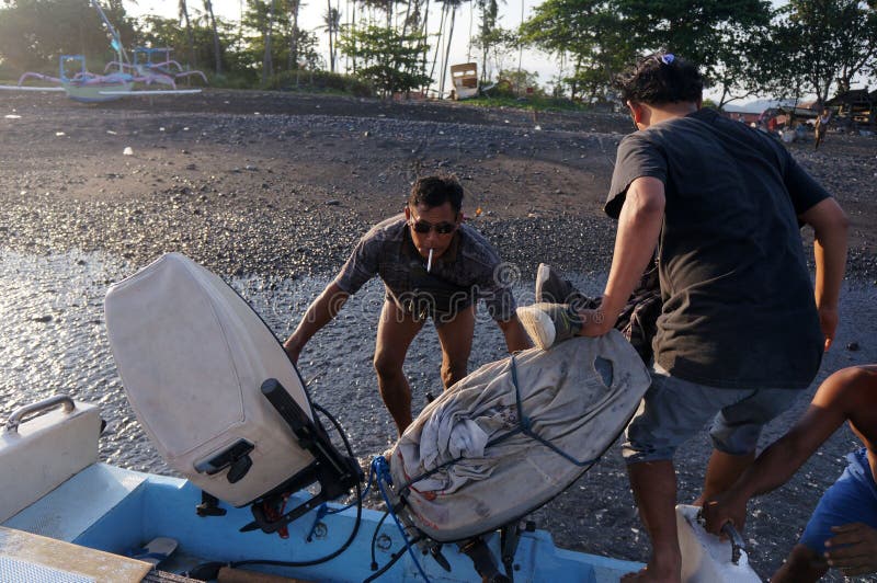 Boatmen editorial photography. Image of ship, preparing - 68421732