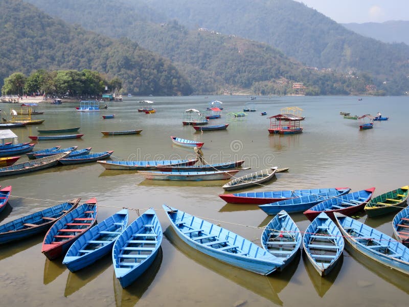 Boats on Lake Fewa editorial image. Image of boating - 67897230