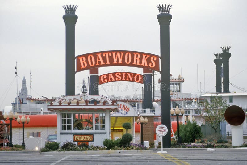 Arrow Island on Mississippi Stock Image - Image of travel, bridge: 26919503