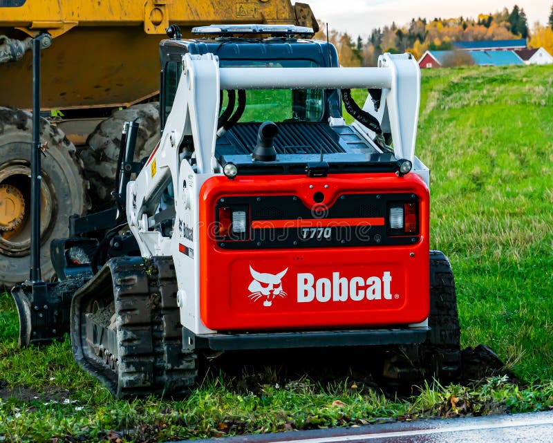 Bobcat bulldozer editorial photo. Image of machine, excavator - 199397356