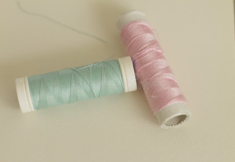 Bobinas Do Céu Cor-de-rosa E Azul Foto de Stock - Imagem de diferente ...