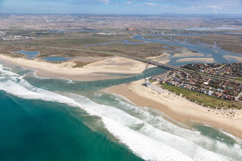 Boca De Río Y Estuario Del Aire Foto de archivo - Imagen de afuera ...