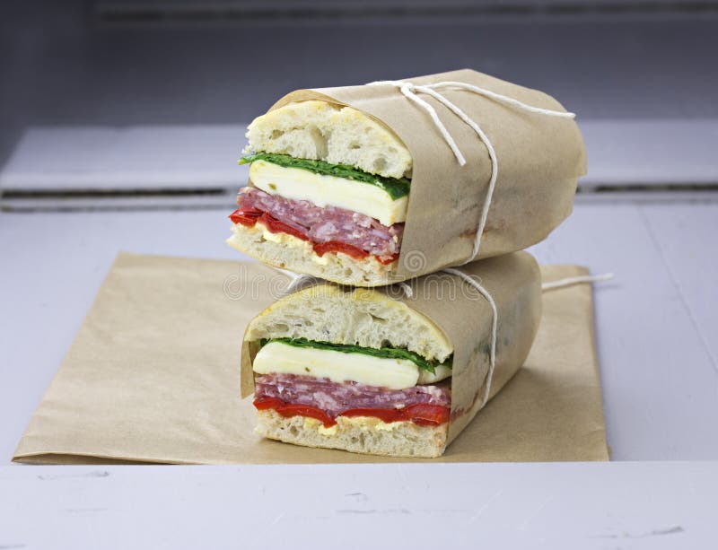 Bocadillos Italianos Presionados Foto de archivo - Imagen de hors ... Bocadillos Italianos Presionados Foto de archivo - Imagen de hors ...