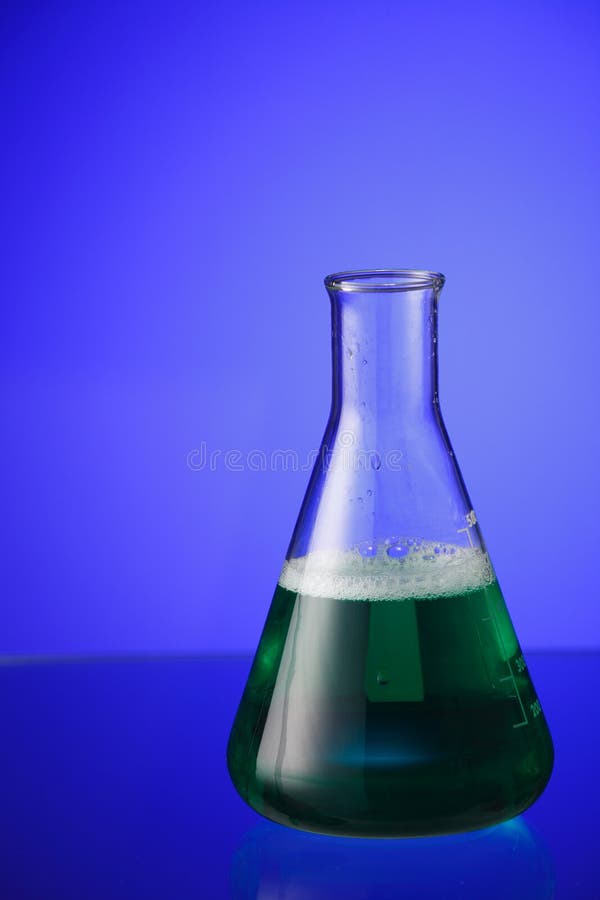 Boccetta immagine stock. Immagine di fotographia, chimico - 48879561