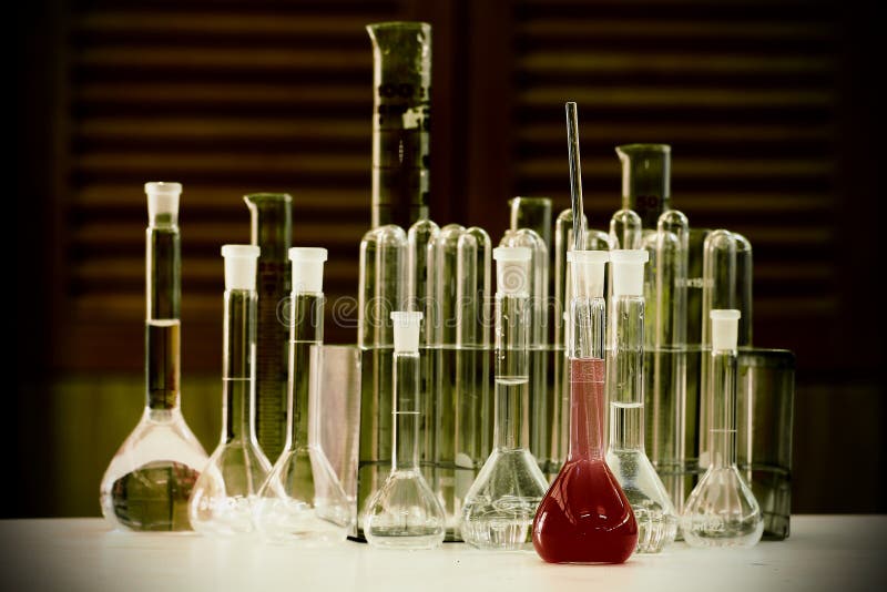 Le Boccette Di Vetro, Bottiglia Del Laboratorio Analizzano Fotografia ...