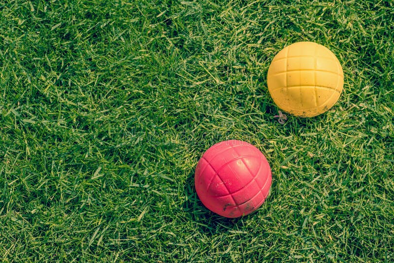 Boccia-Gartenspiel Auf Dem Rasen Stockbild - Bild von outdoor ...