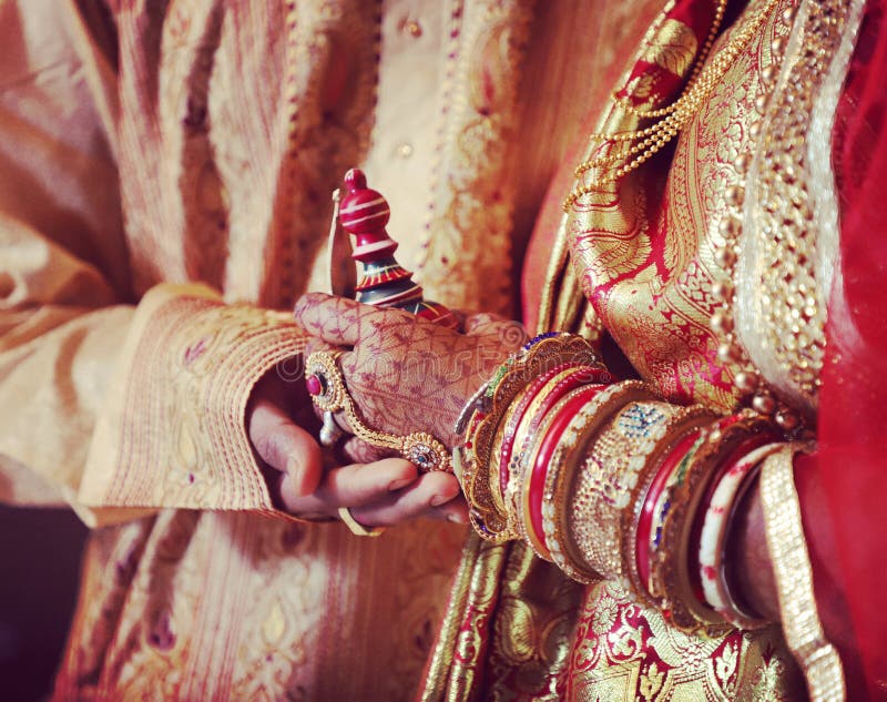 Boda Bengalí Con Imagen En Blanco Y Negro Oiga Que Tienes Fotos De La Boda Bengalí Con Novio