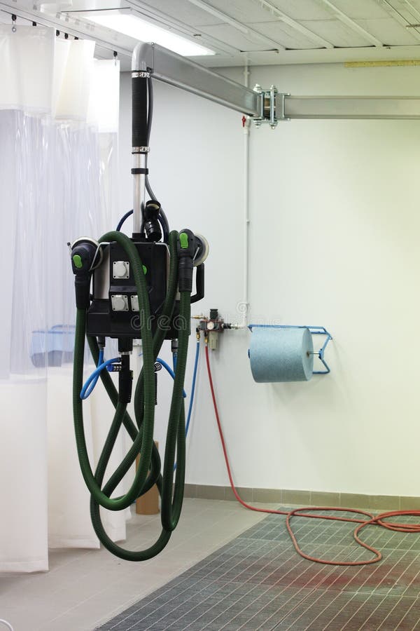 Body shop stock image. Image of machine, industry, auto - 20728865