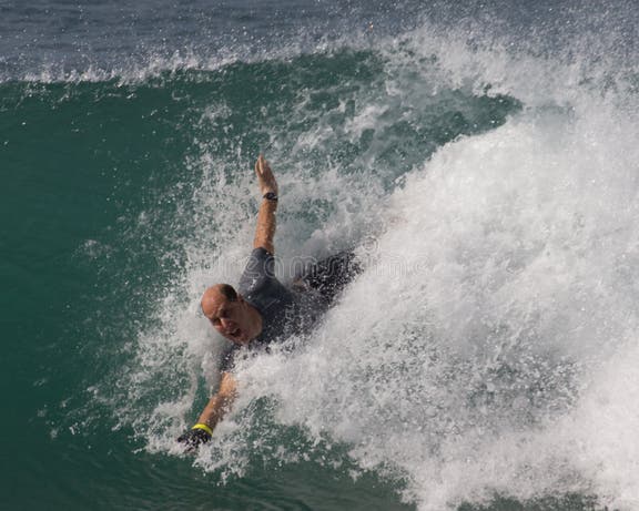 Bodyboarder foto editorial. Imagen de campeonato, oahu - 21155521