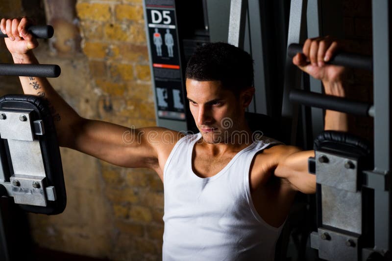 Bodybuilder Training on Pec Flye Stock Image - Image of hand, leisure ...
