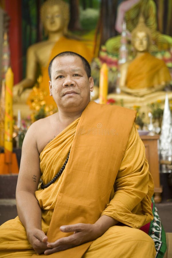 Boeddhistische monnik stock afbeelding. Image of thailand - 4682121