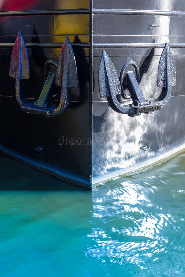 Boeg Van Boot Met Kleurrijke Doek Stock Foto - Image of concurrentie ...