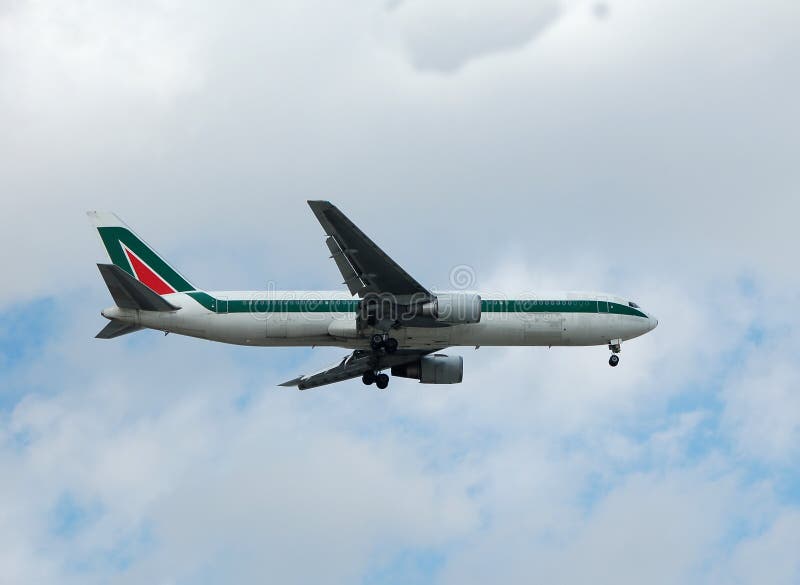 Boeing 767 passenger jet stock image. Image of depart - 1438663