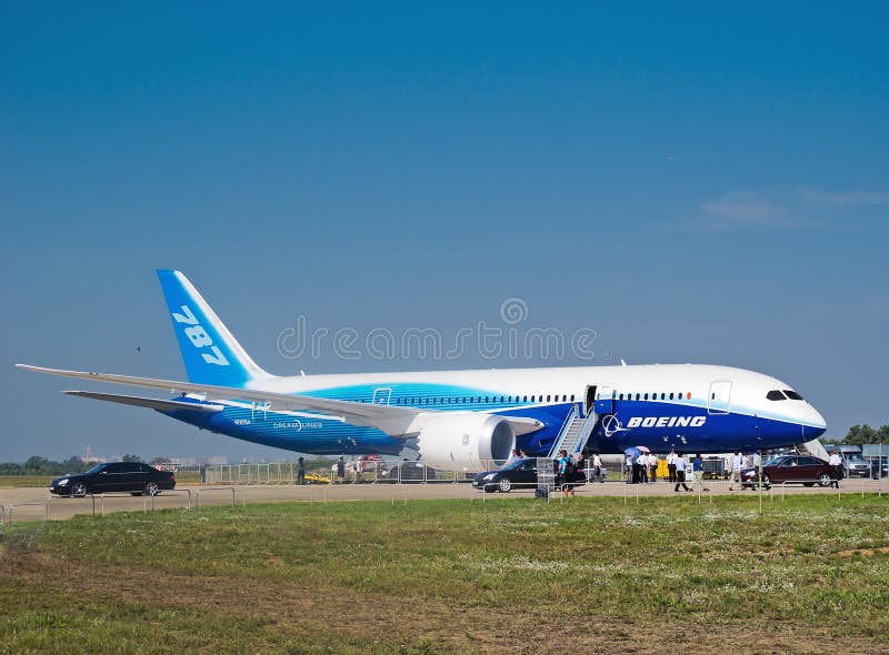 Boeing 787 Dreamliner nose editorial stock image. Image of plane - 20890684