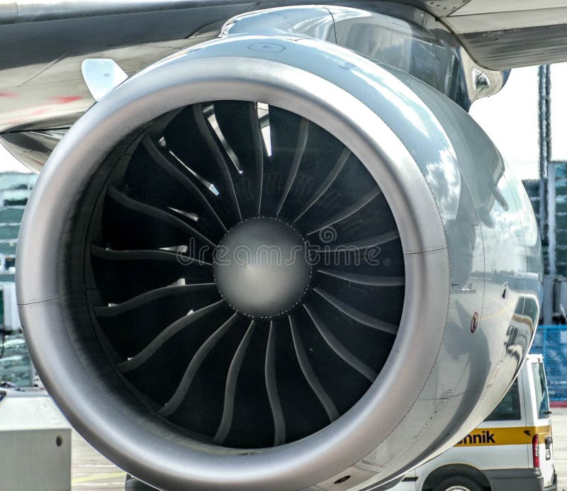 Lufthansa Boeing 747-400 Takeoff Editorial Photo - Image of cowling ...