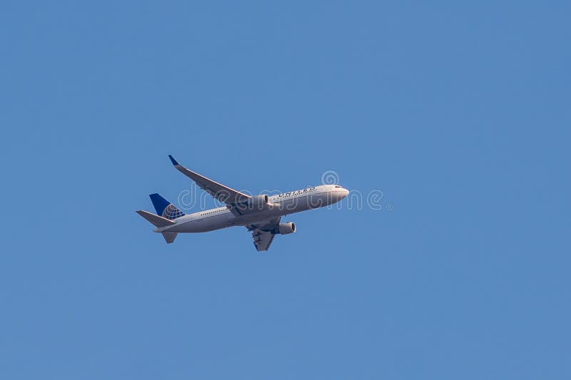 Boeing 767-322 ER Von United Airlines Im Flug Redaktionelles Bild ...