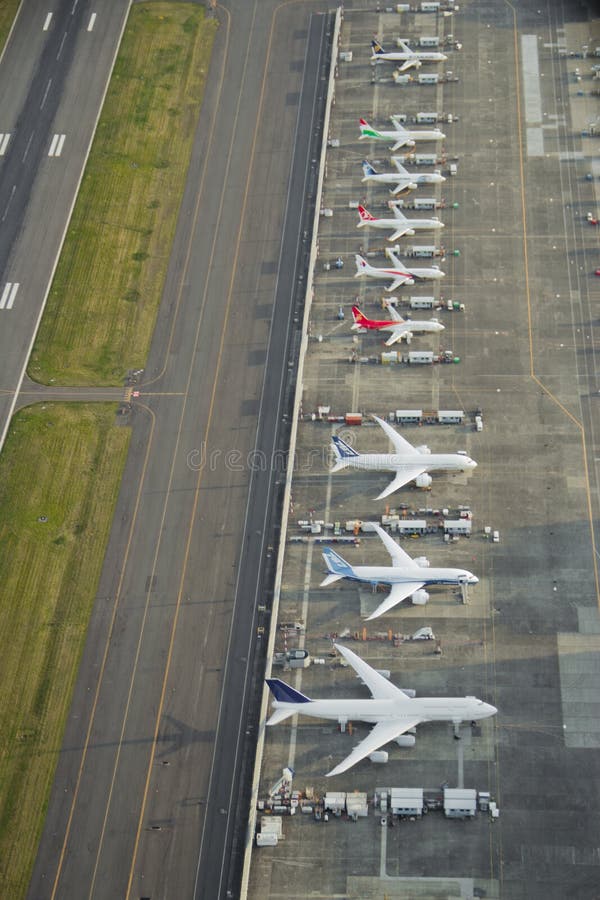 Boeing Production Aircraft on Flight Test Line Editorial Photography ...