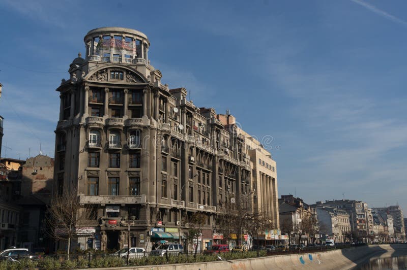 Boekarest - oude gebouwen redactionele stock foto. Image of trap - 65810623