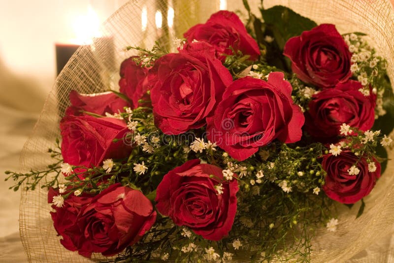 Boeket rode rozen 2 stock foto. Image of rozen, karmozijnrood - 3056696