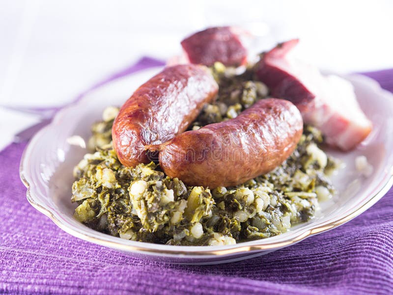 Boerenkool met worst stock afbeelding. Image of saksen - 36032747