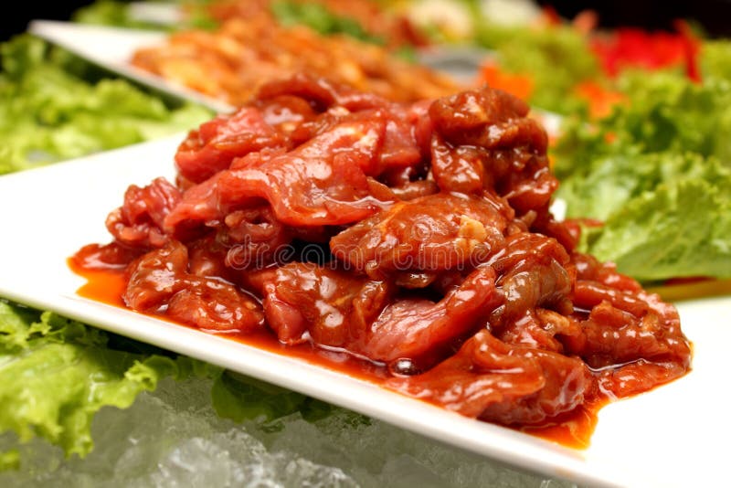 Boeuf mariné cru image stock. Image du restaurant, repas - 33033391