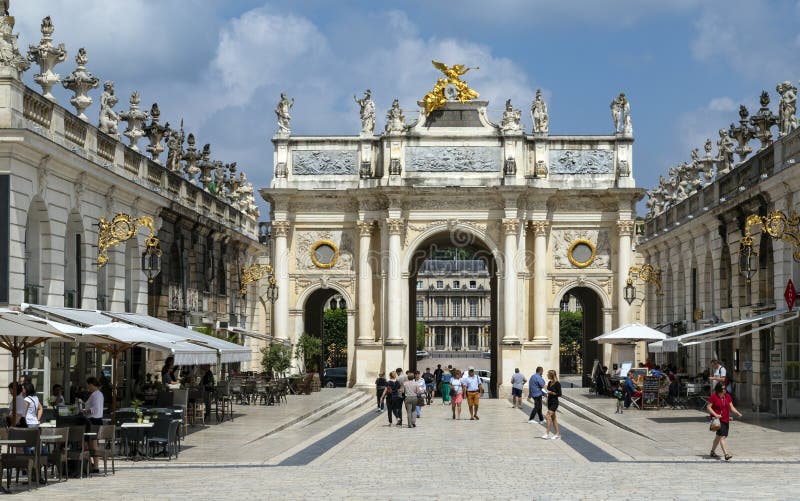 Historische Mitte Der Stadt Von Nancy - Frankreich Redaktionelles Foto ...