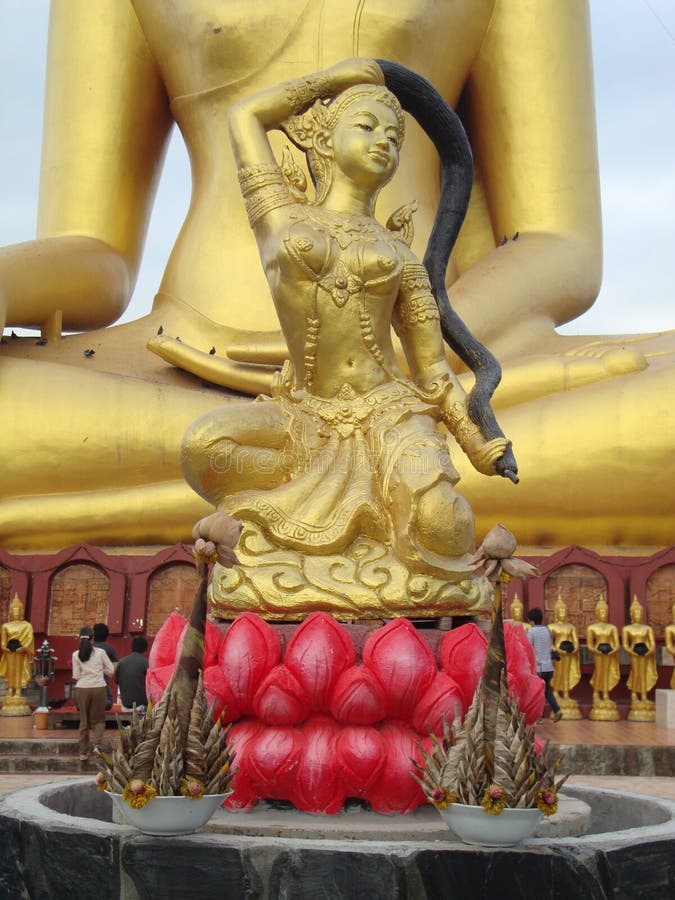 Bogini zdjęcie editorial. Obraz złożonej z chińczyk, birma - 37032706