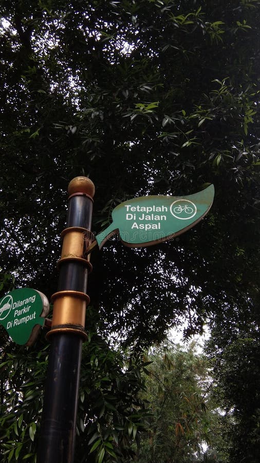 Bogor Botanical Garden Sign Editorial Stock Image - Image of garden ...