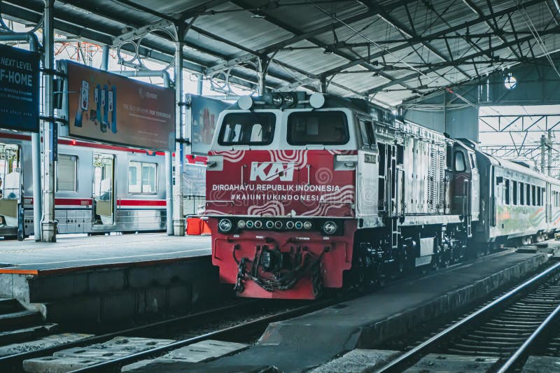 Bogor, Indonesia - 25th September 2024: Commuter Line Waiting for ...