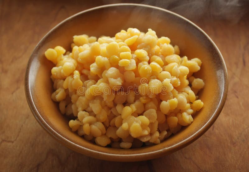 Boiled peas in a bowl stock photo. Image of products - 13423642