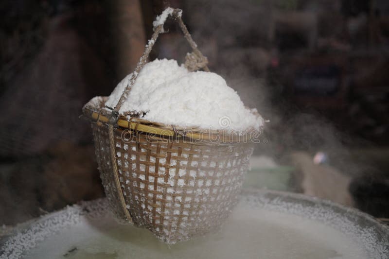 Boiling Saline Solution is Traditional Way for Making Mountain Rock ...
