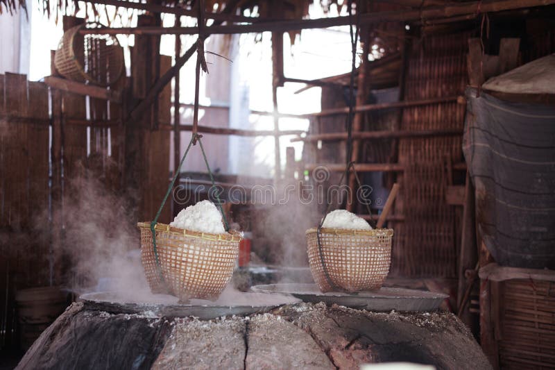 Boiling Saline Solution is Traditional Way for Making Mountain Rock ...