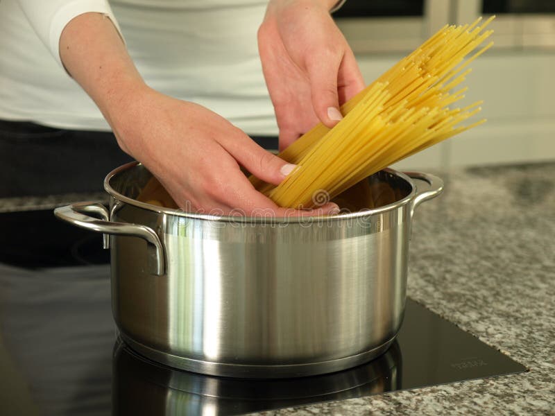 Boiling spaghetti stock image. Image of vegetarian, macaroni - 28409935