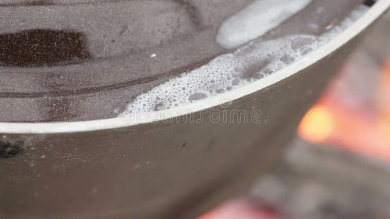 Boiling water stock footage. Video of burning, cooking - 39590956