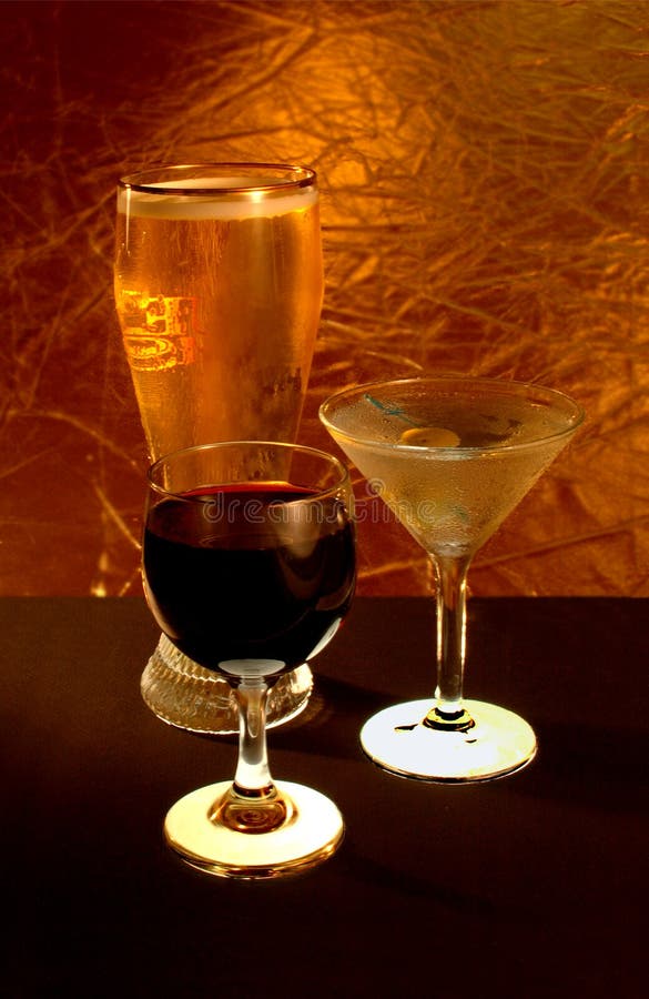 Boisson Alcoolisée, Vin, Et Bière Image stock - Image du barres ...
