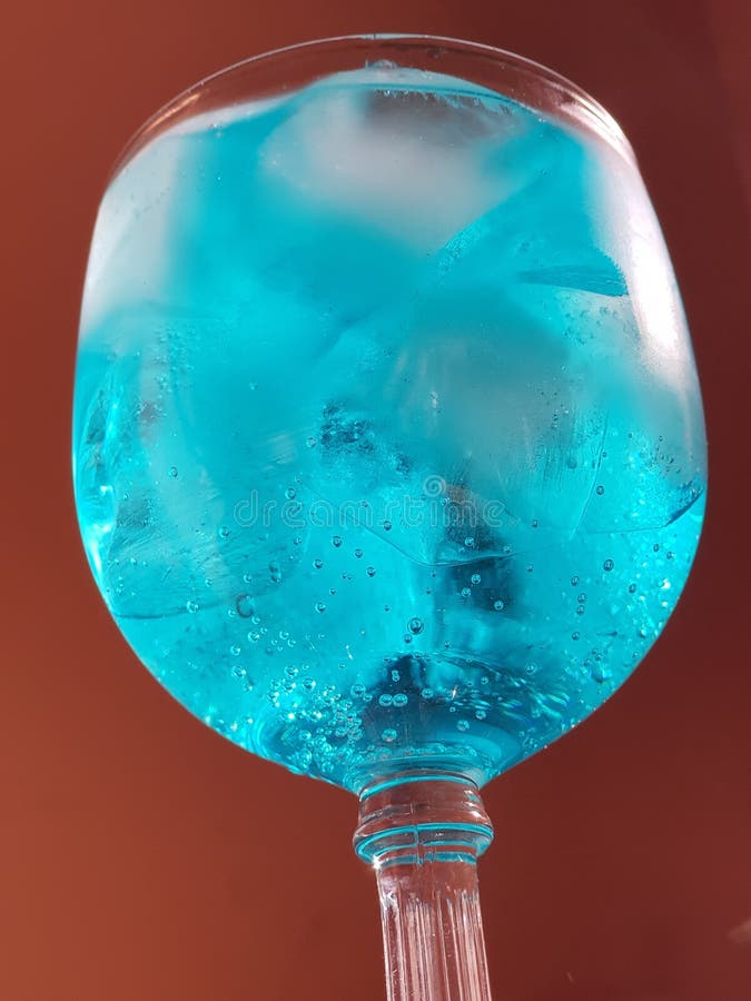 Boisson De Choc Bleue En été Image stock - Image du bulles, mousseux ...