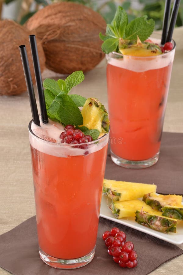 Boisson de cocktail photo stock. Image du soif, frais - 40706178