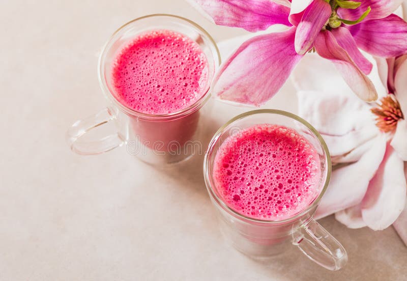 Boisson Saine De Latte De Rose Image stock - Image du vivacité, boisson ...